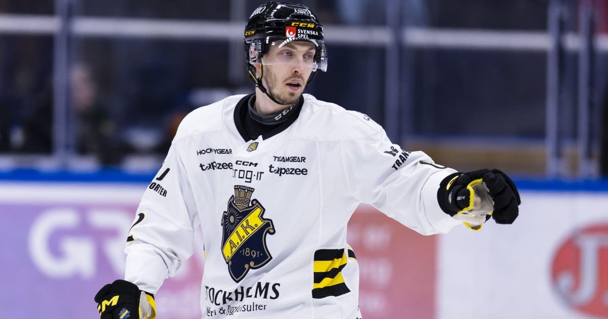 Simon Åkerström blir kvar i AIK även säsongen 2025/2026